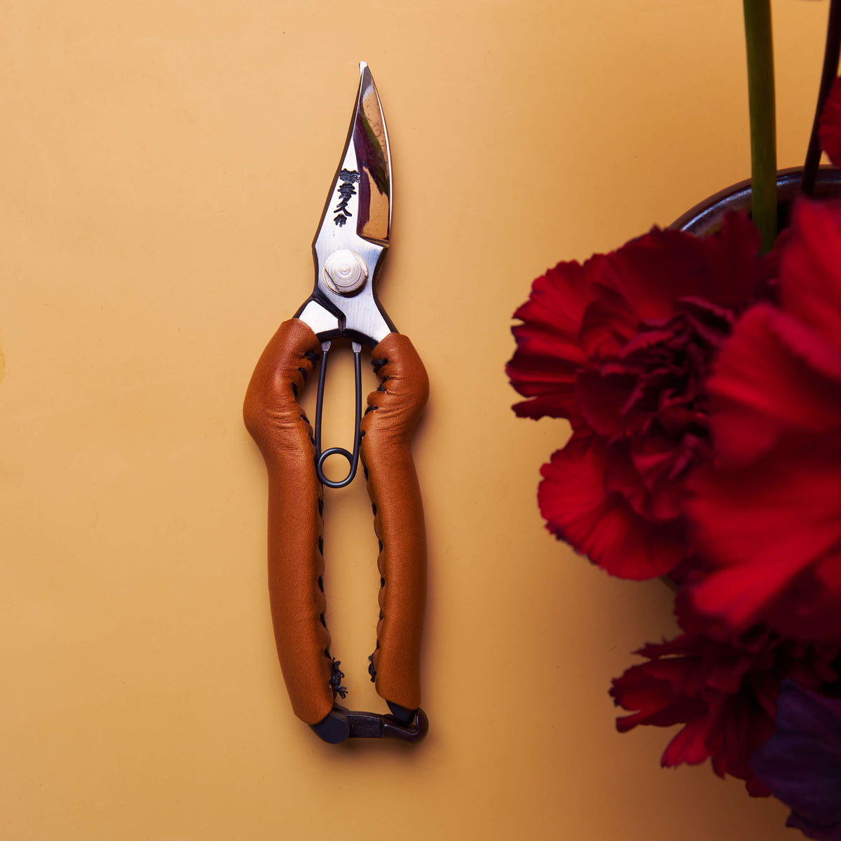 Handmade Japanese Tan Leather Handled Flower Snips - 190mm – Japanese ...